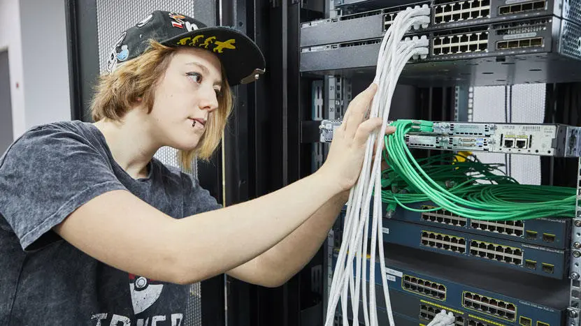 Computer Networks Engineering Degree | BSc (Hons)